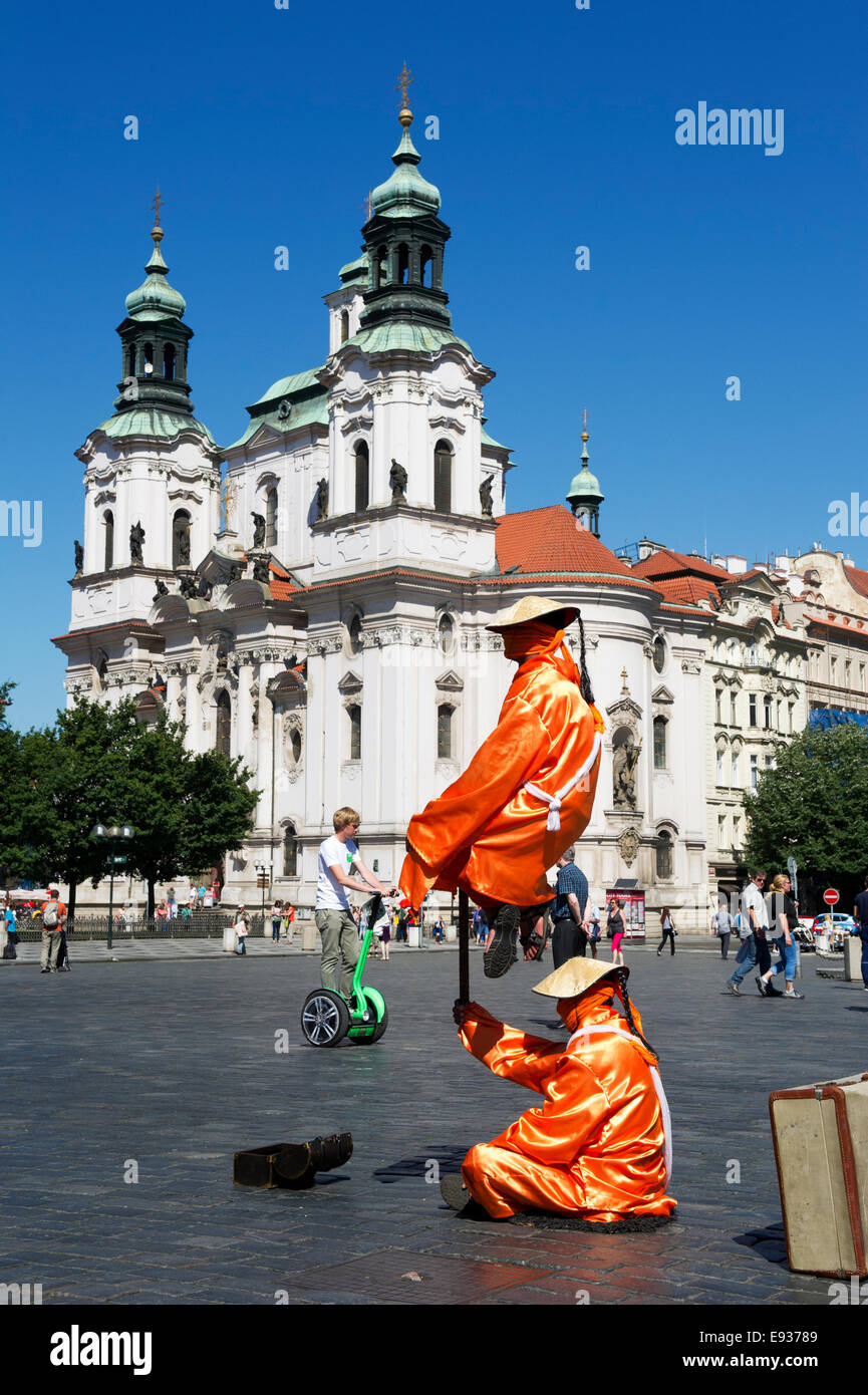 Levitating street performer hi-res stock photography and images - Alamy