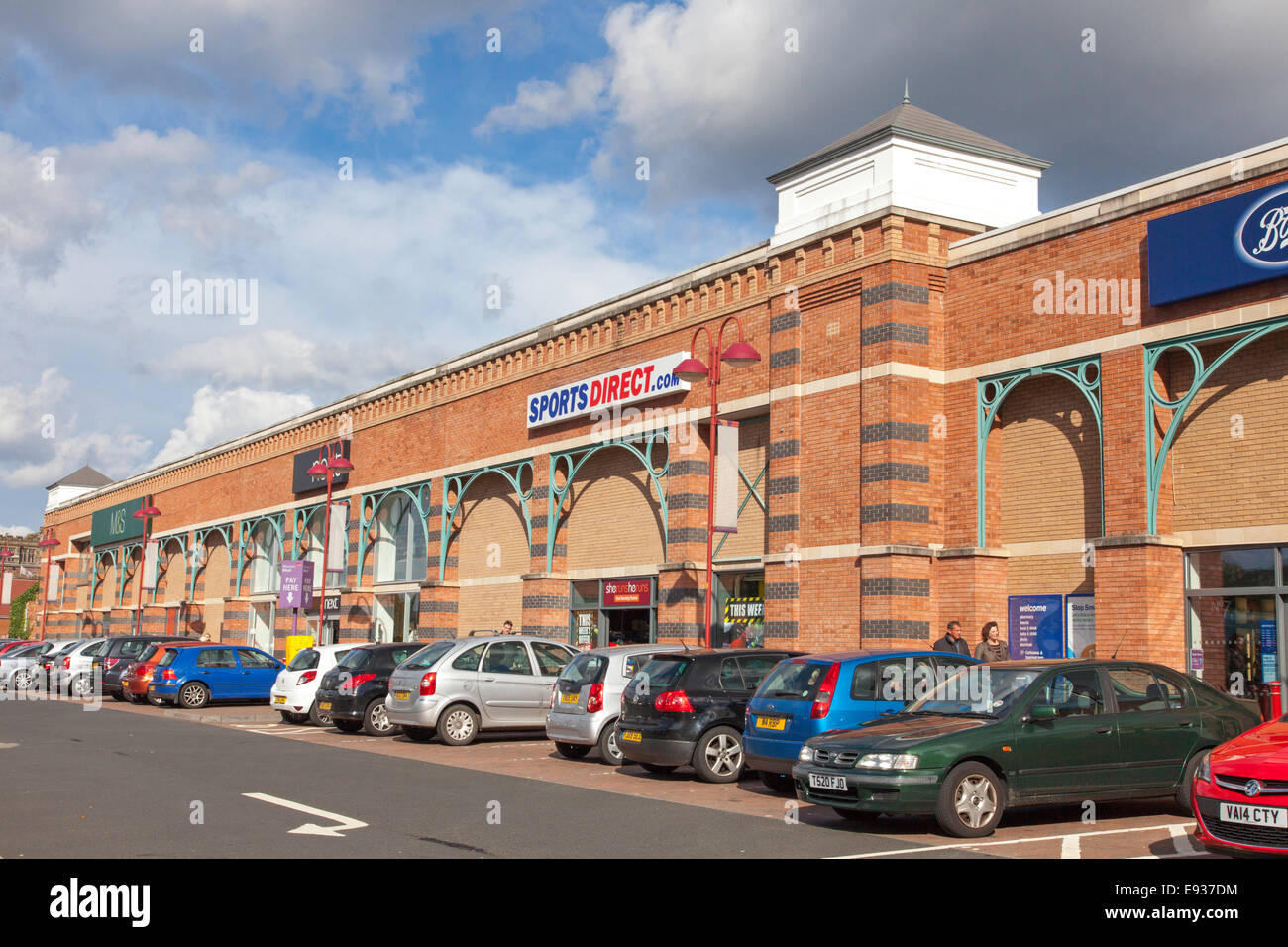 Out of town retail park, uk hi-res stock photography and images - Alamy