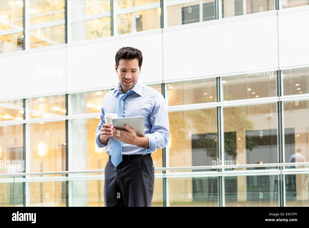 Social communication digital tablet hi-res stock photography and images ...