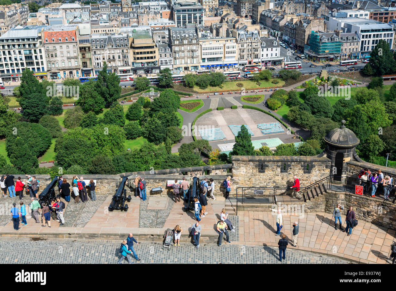 Princes street edinburgh street view hi-res stock photography and ...