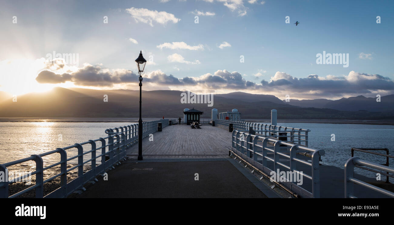 Beaumaris Pier in Beaumaris, Anglesey, North Wales Stock Photo - Alamy