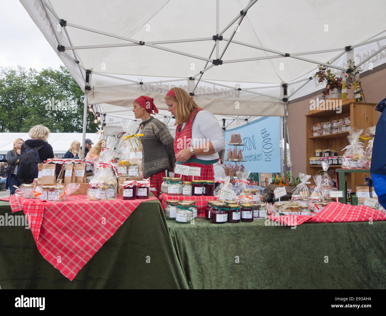 Jam jars display market hi-res stock photography and images - Alamy