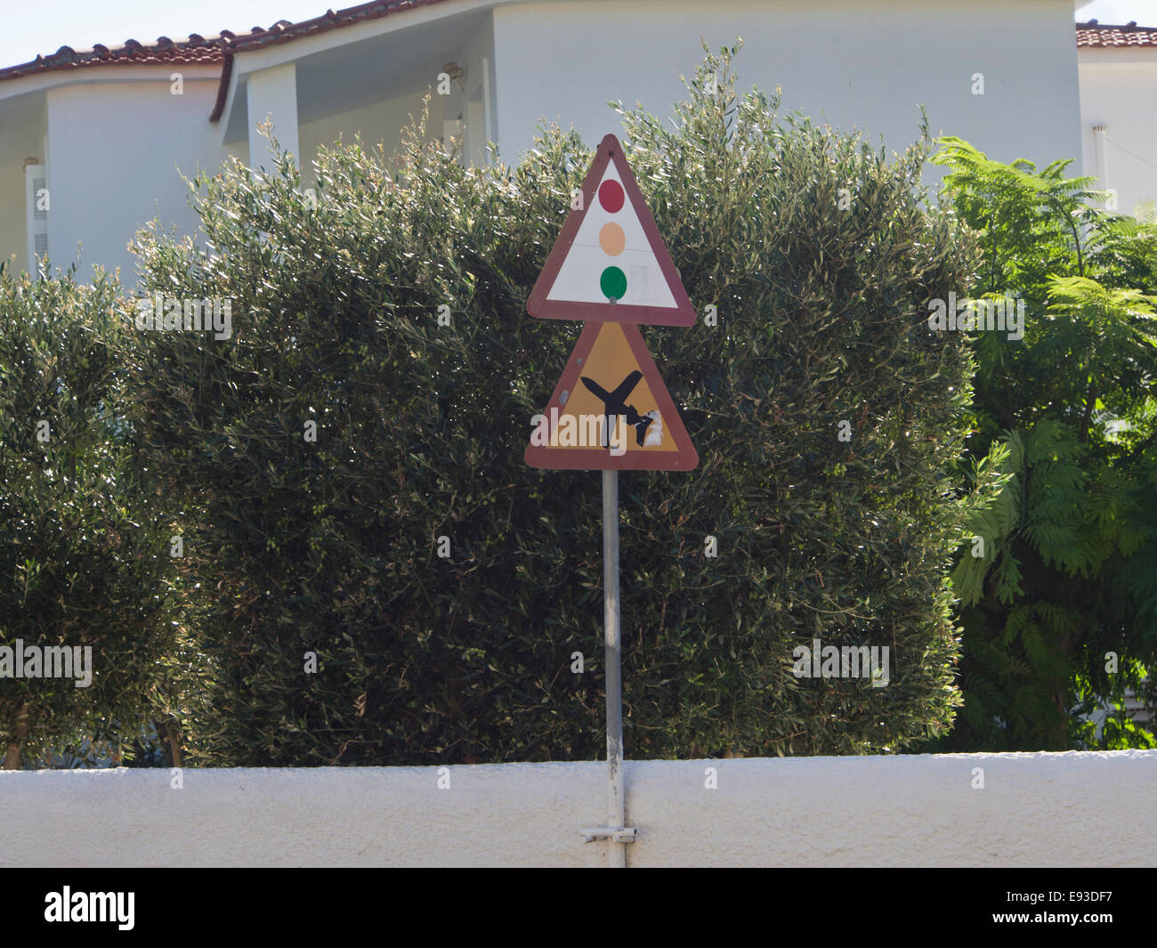 Airport warning signs hi-res stock photography and images - Alamy