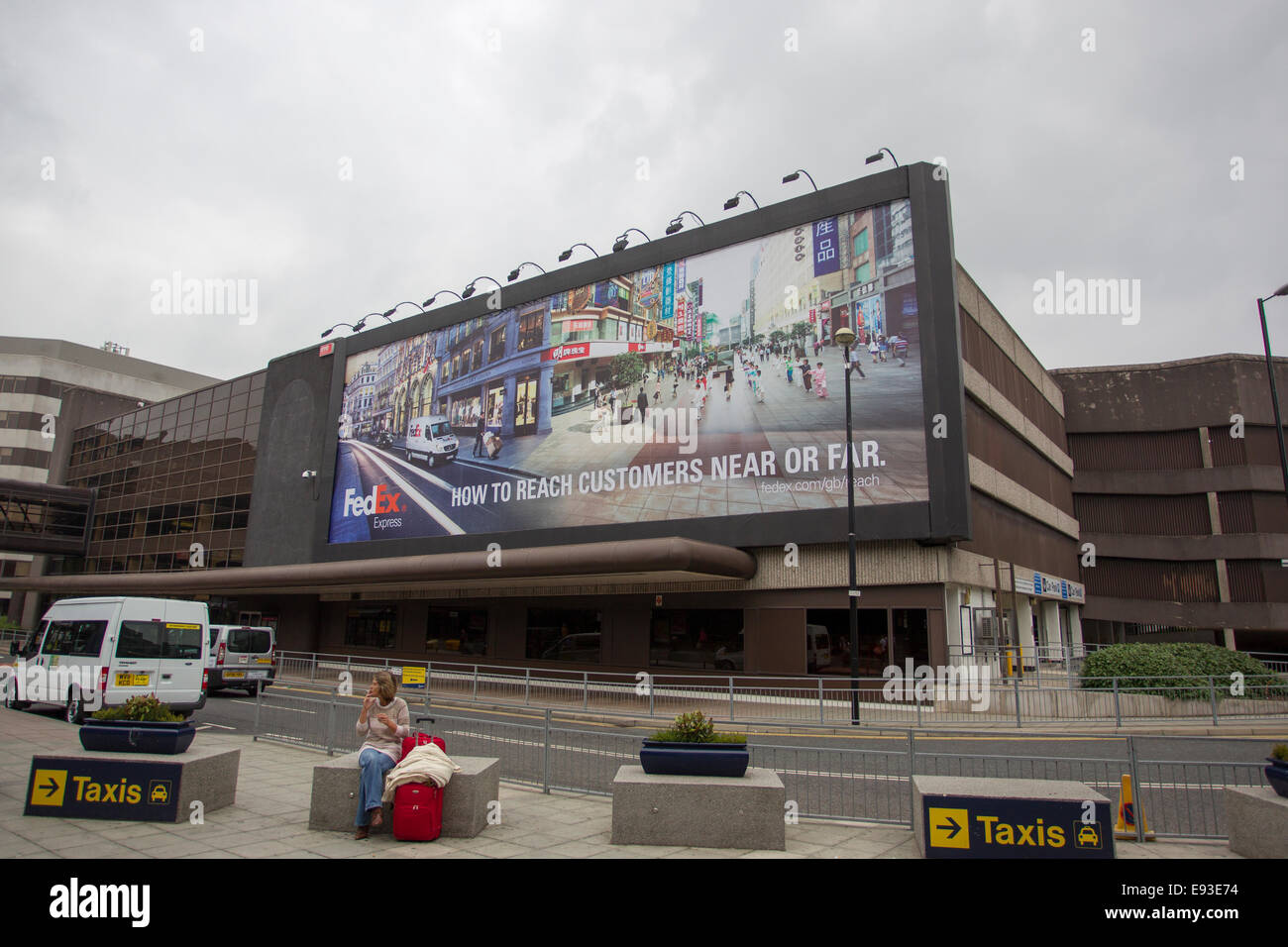 Terminal 3 manchester airport hi-res stock photography and images - Alamy