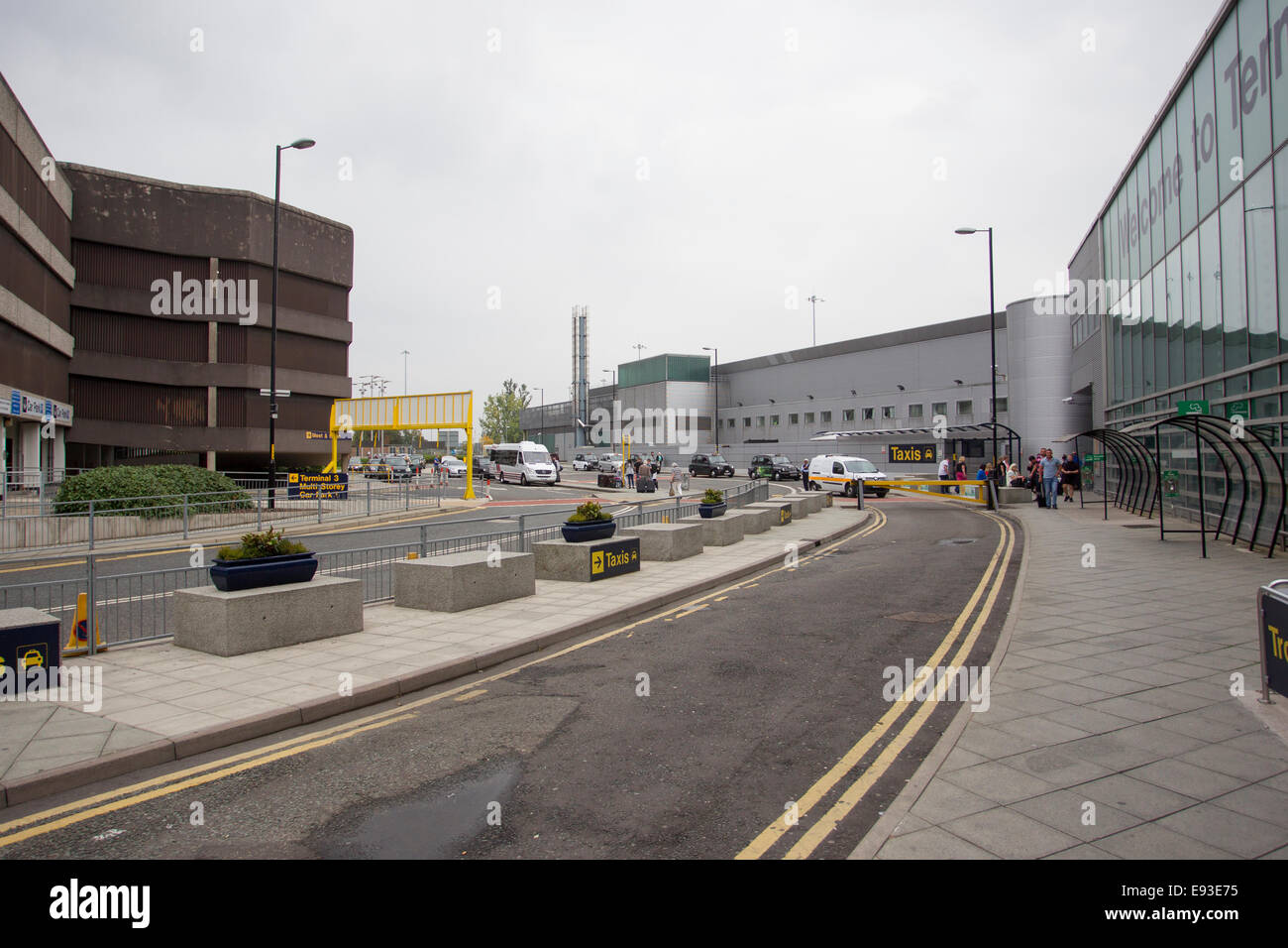 Airport t3 terminal hi-res stock photography and images - Alamy