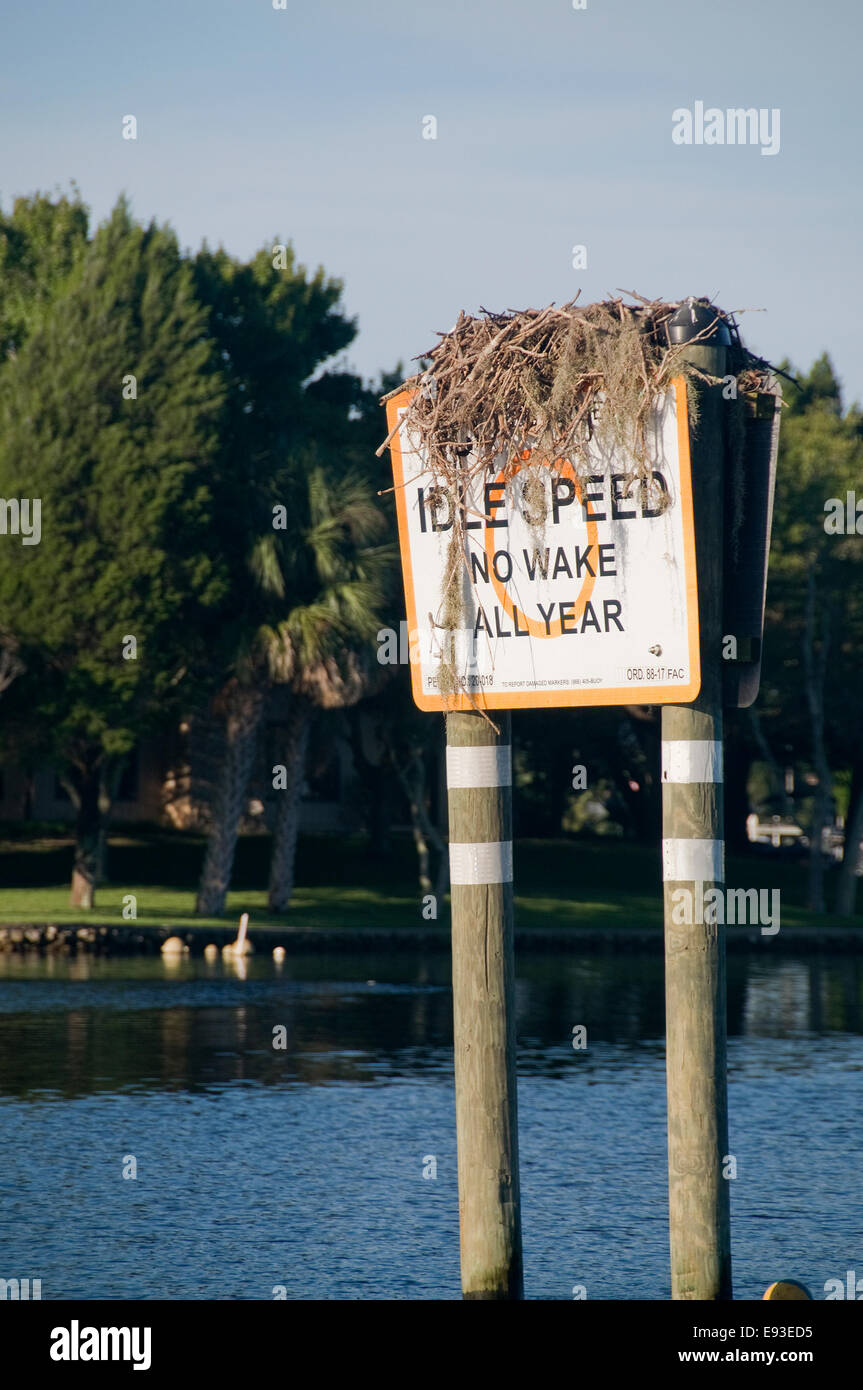 No Wake Sign High Resolution Stock Photography and Images - Alamy