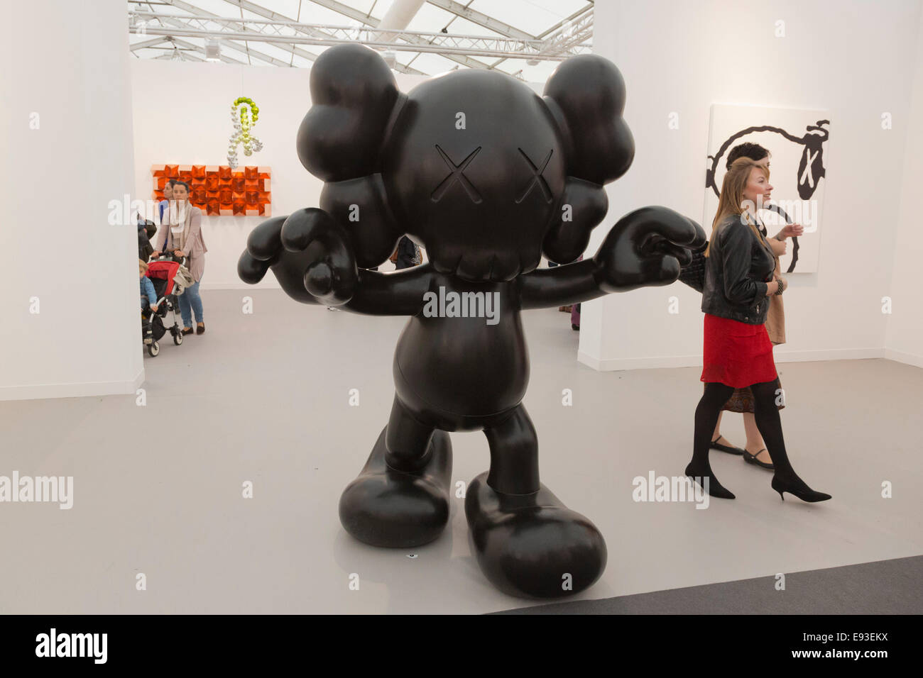 Kaws sculpture hi-res stock photography and images - Alamy