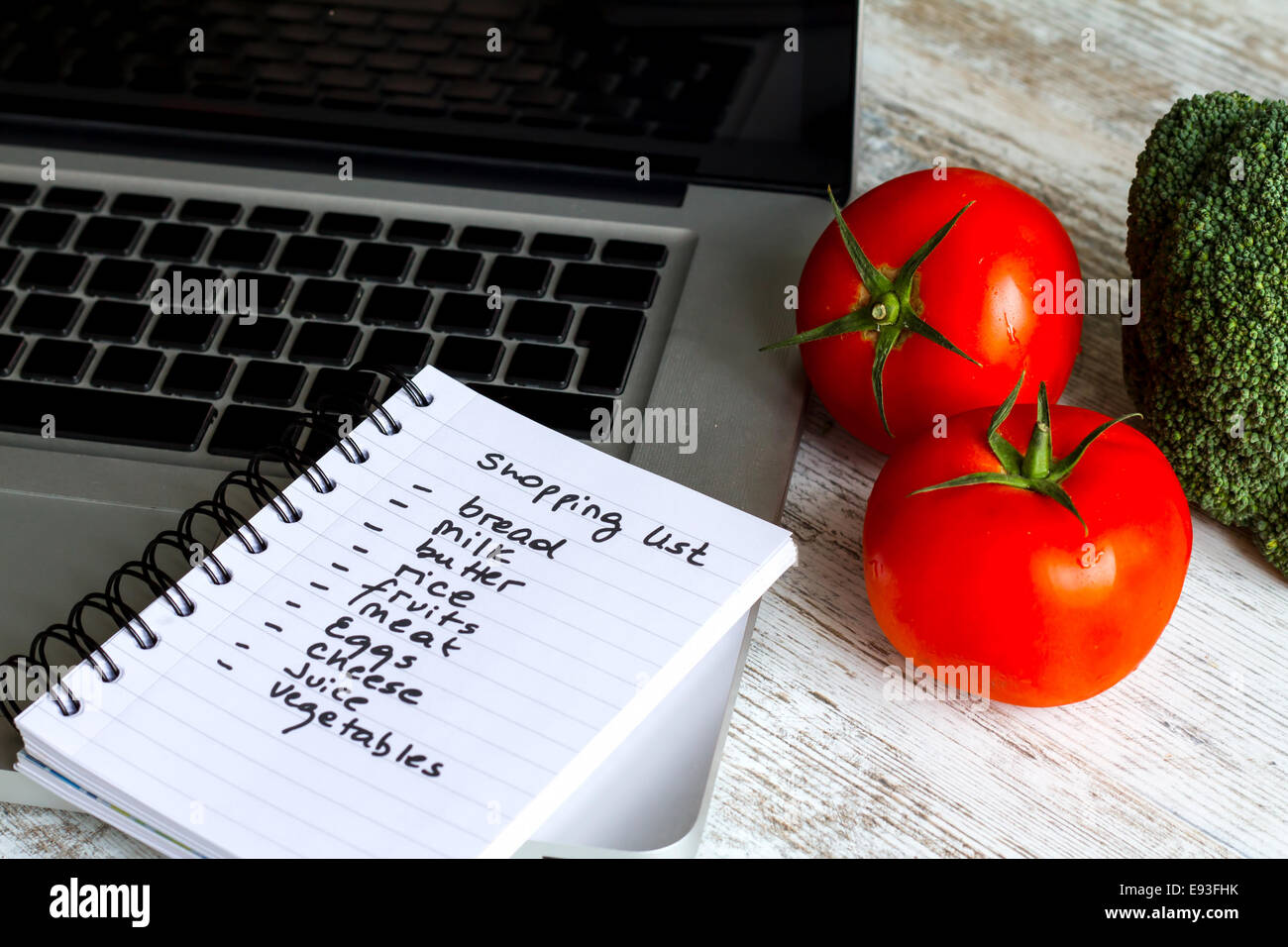 Handwritten shopping list hi-res stock photography and images - Alamy