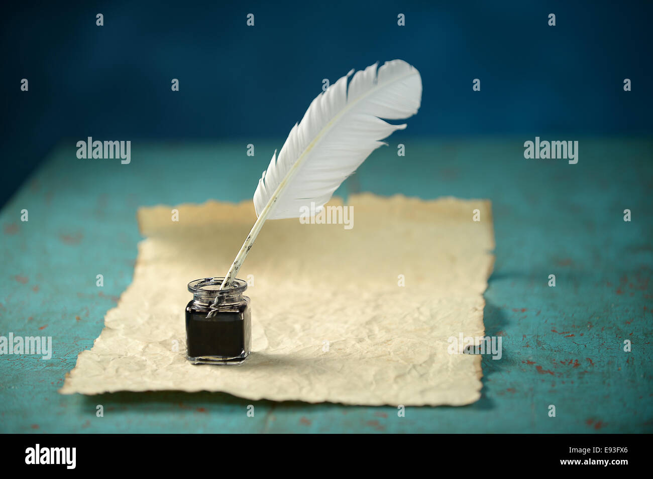 Feather writing paper hi-res stock photography and images - Alamy