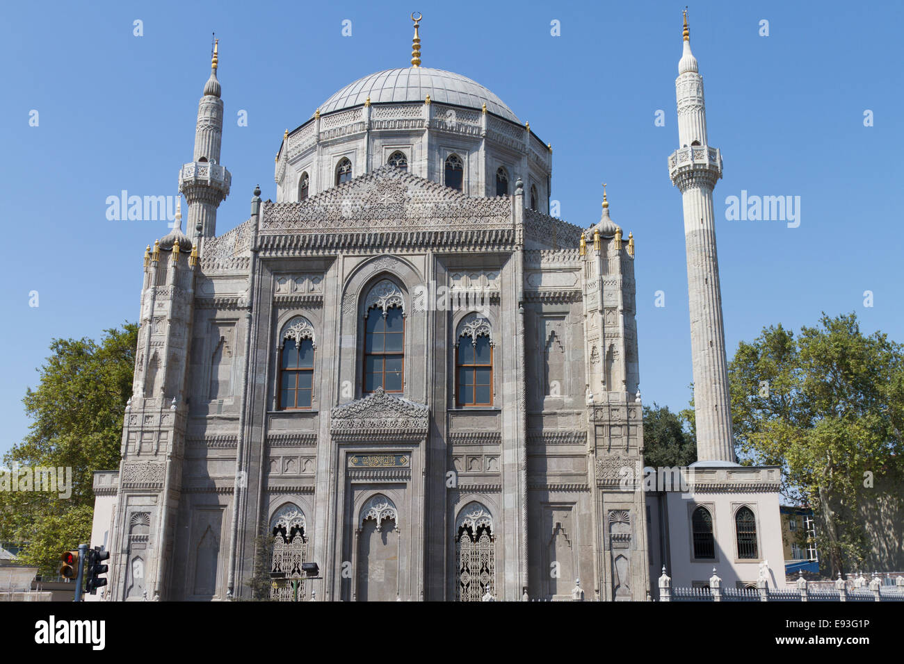 Pertevniyal Valide Sultan Mosque Istanbul Stock Photo - Alamy