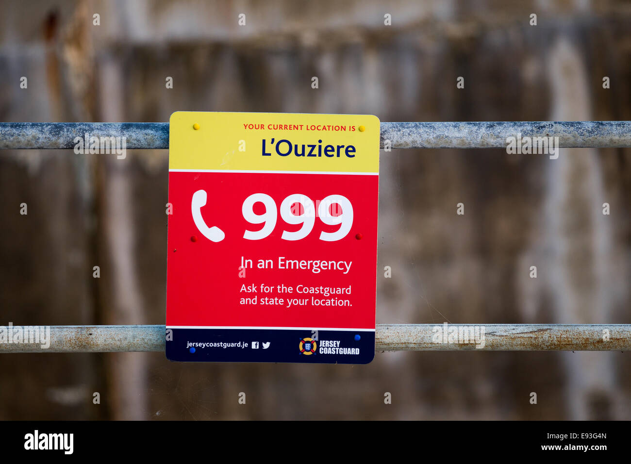 999 emergency sign hi-res stock photography and images - Alamy