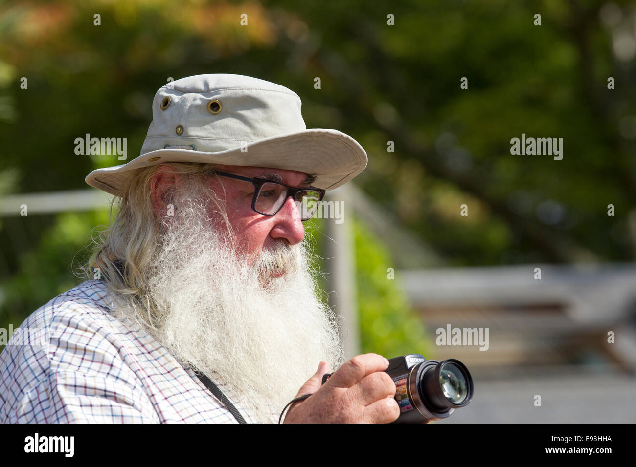Long white beard hi-res stock photography and images - Alamy