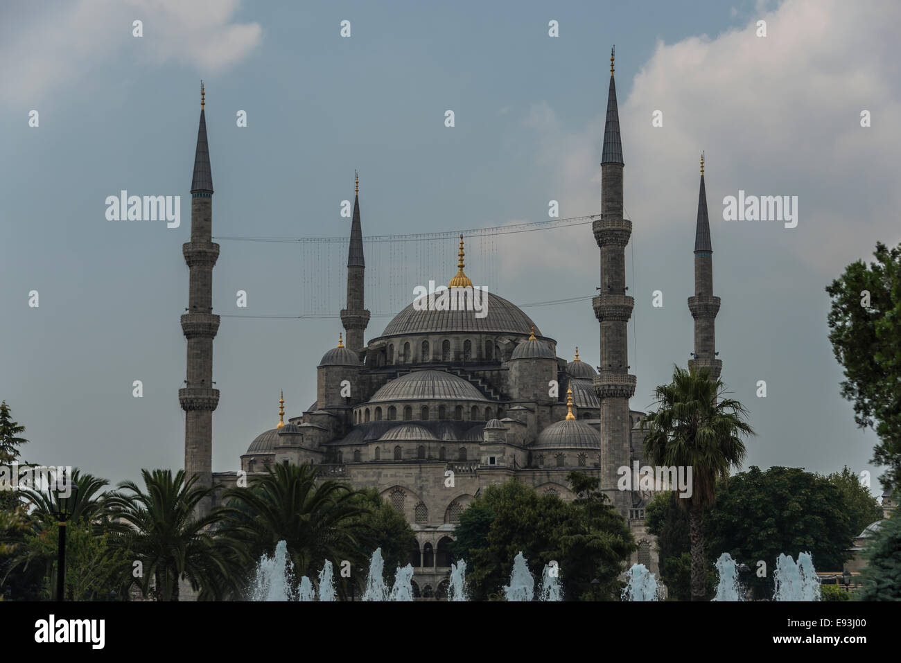 Iconic blue mosque hi-res stock photography and images - Alamy