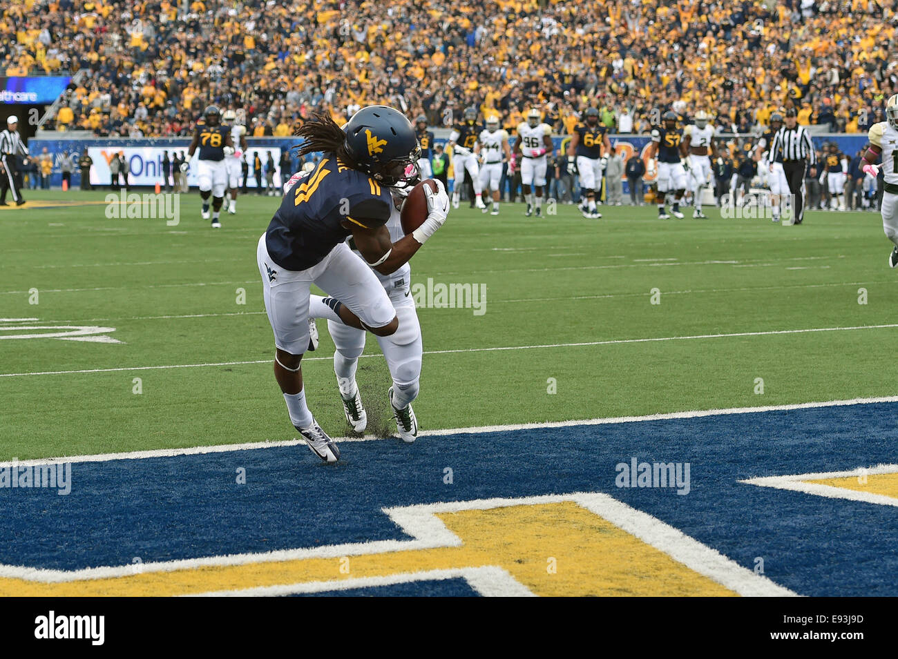 Morgantown, West Virginia, USA. 18th Oct, 2014. West Virginia ...