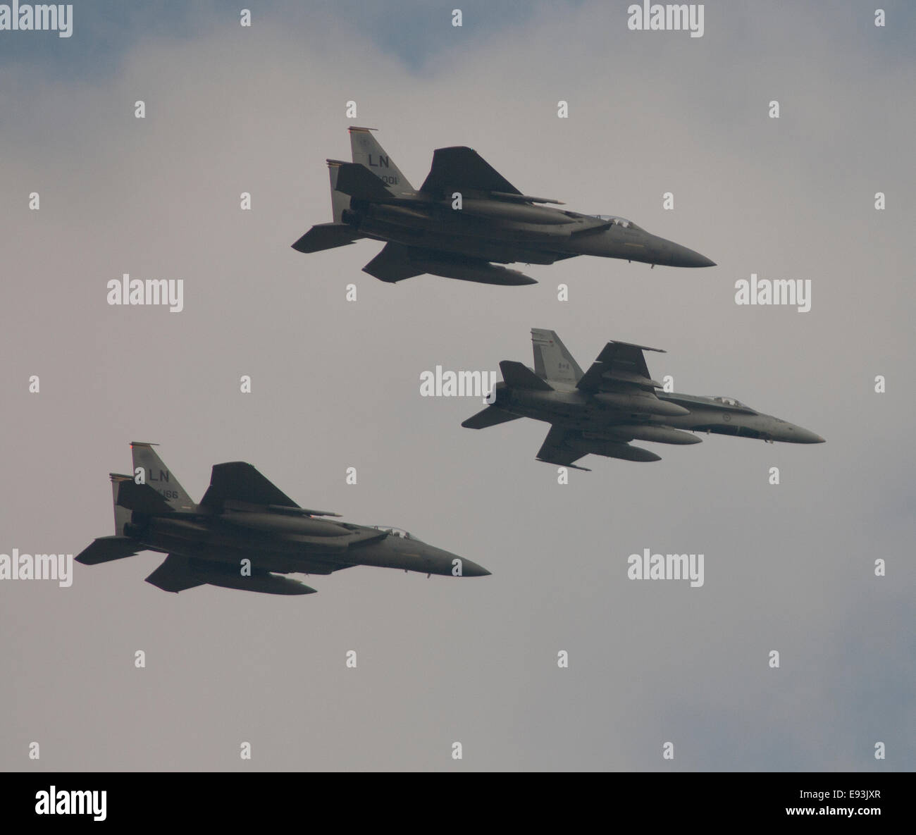 Three fighter jets hi-res stock photography and images - Alamy