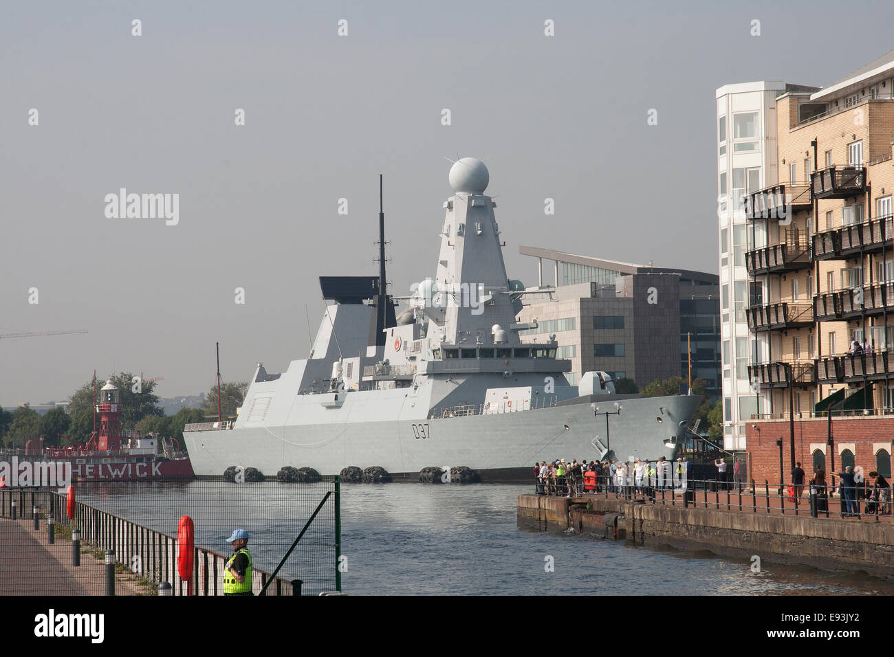 Hms cardiff hi-res stock photography and images - Alamy