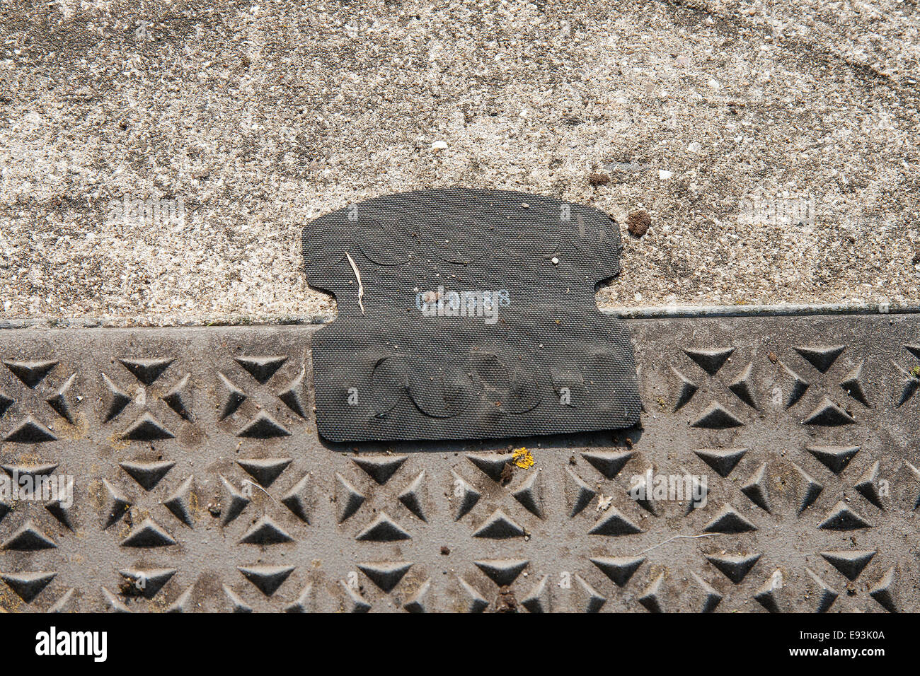 Manhole cover uk hi-res stock photography and images - Alamy