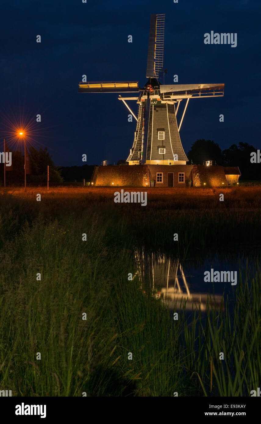 Dark wood windmill hi-res stock photography and images - Alamy