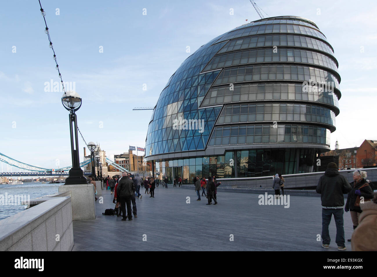 Riverside walkways hi-res stock photography and images - Alamy