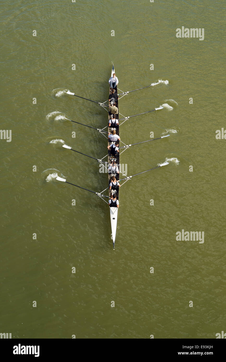 Aerial view team rowing on water hi-res stock photography and images ...
