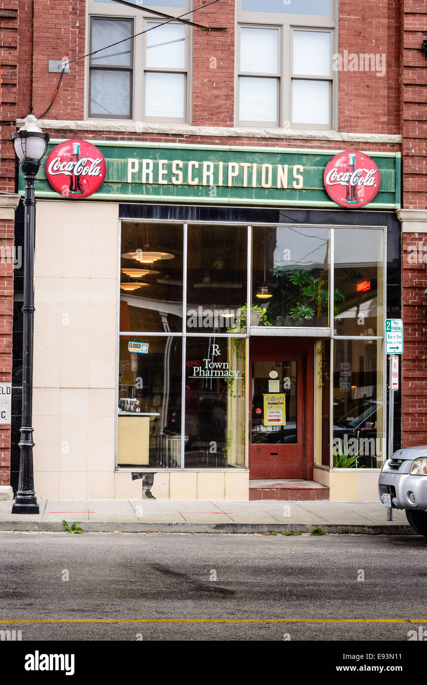 Gailey's Breakfast Cafe, historic Seville Hotel, 220 East Walnut Street ...