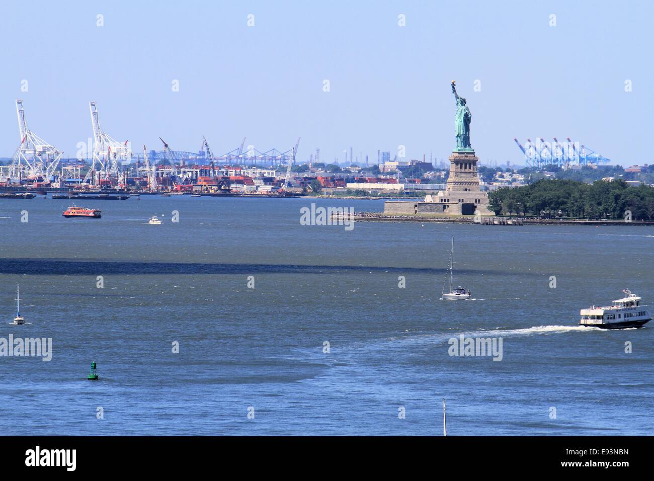 The liberty statue view from the brooklyn bridge; New York City, USA ...