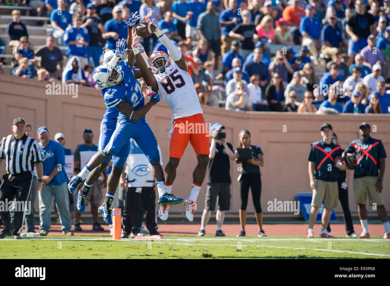 Durham, NC, USA. 18th Oct, 2014. UVA WR Keeon Johnson #85 goes up for a ...