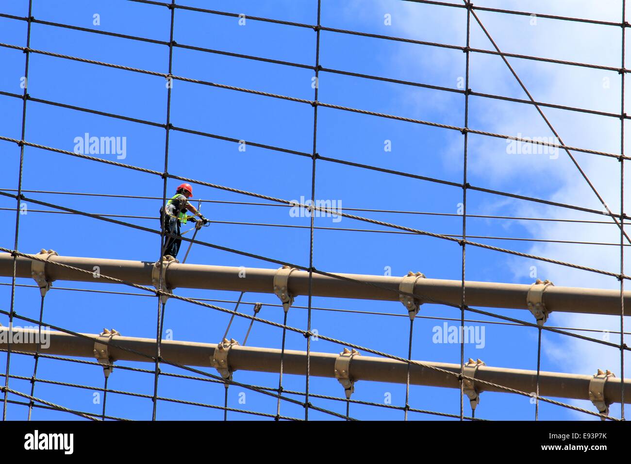 Usa bridge worker hi-res stock photography and images - Alamy