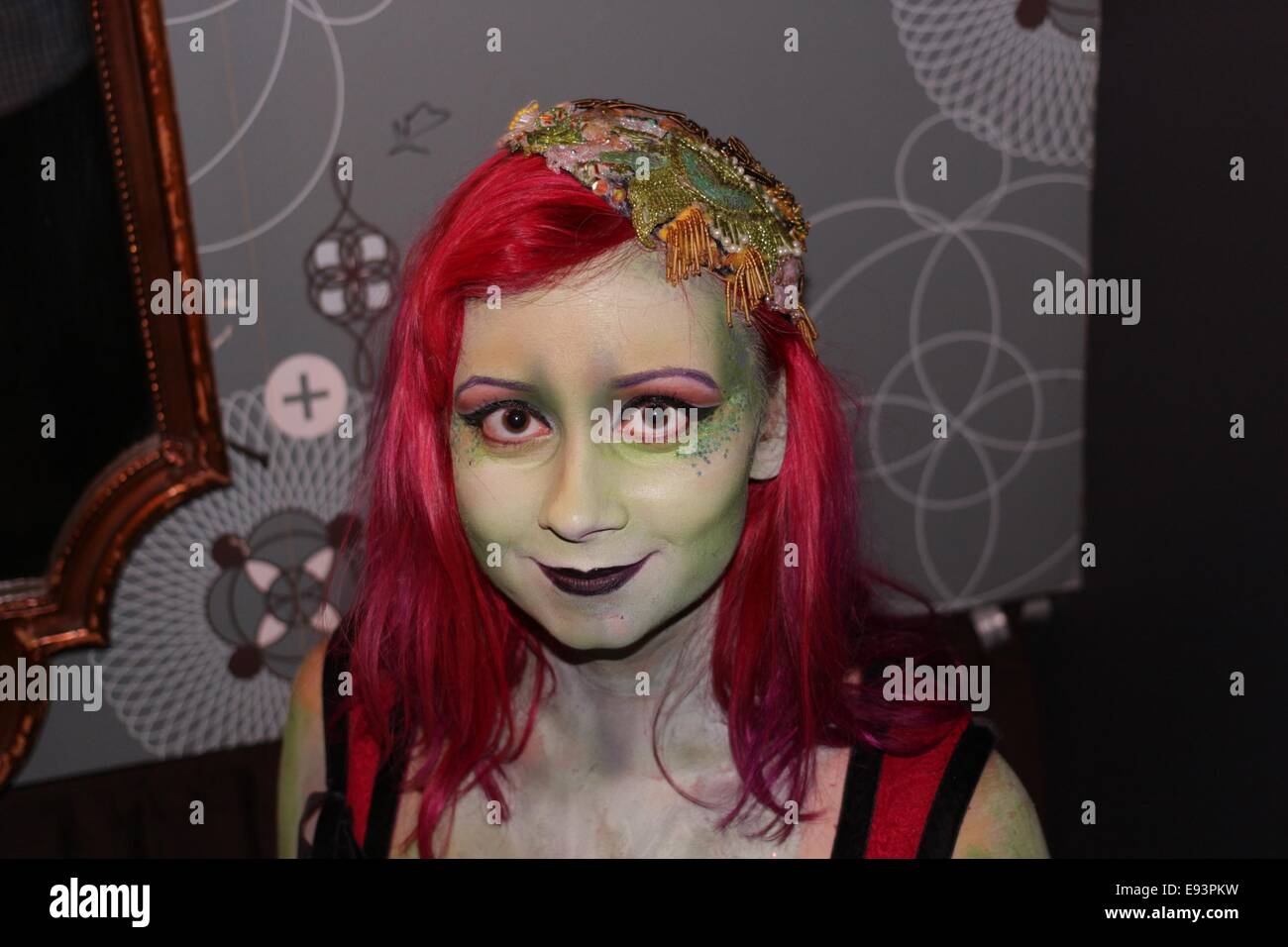 New York, New York, USA. 18th Oct, 2014. Zombie pub crawl in New York ...