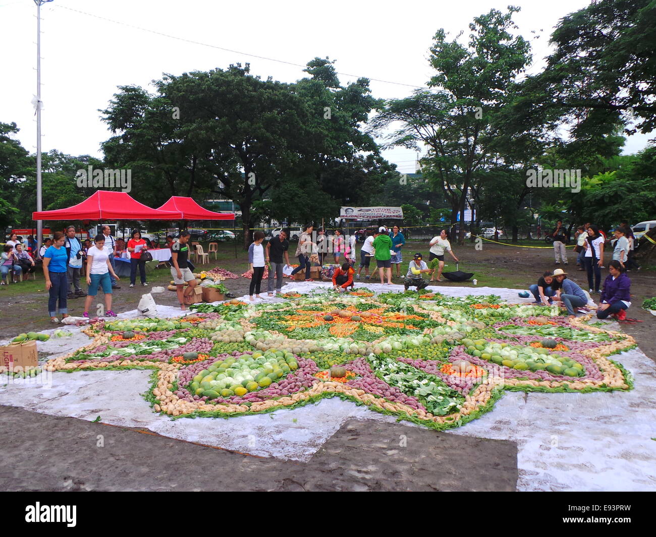 Quezon memorial circle hi-res stock photography and images - Alamy