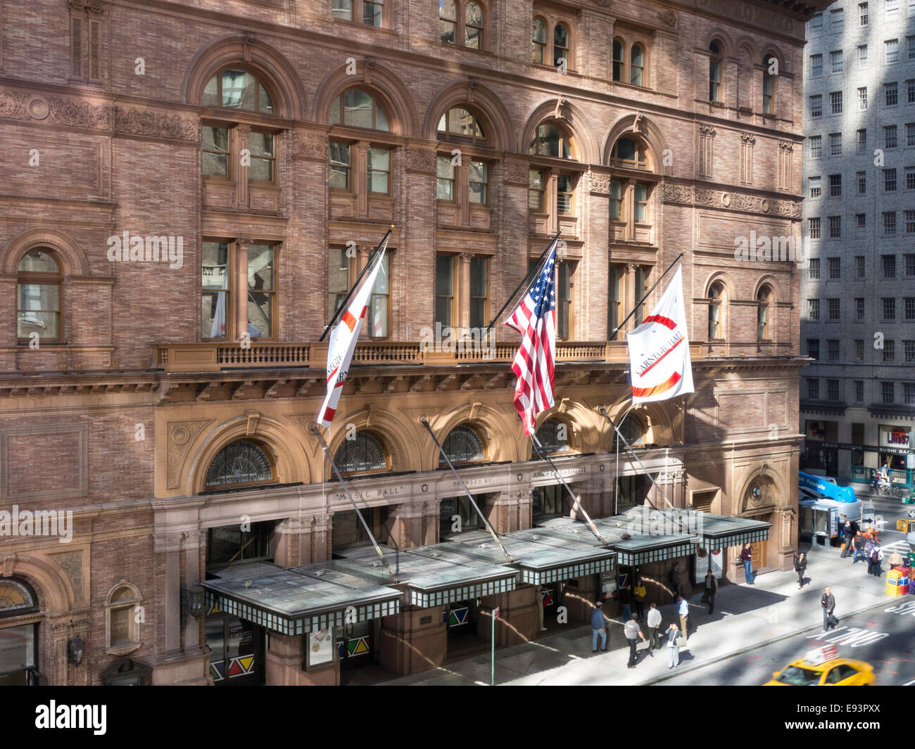 Carnegie hall exterior hi-res stock photography and images - Alamy