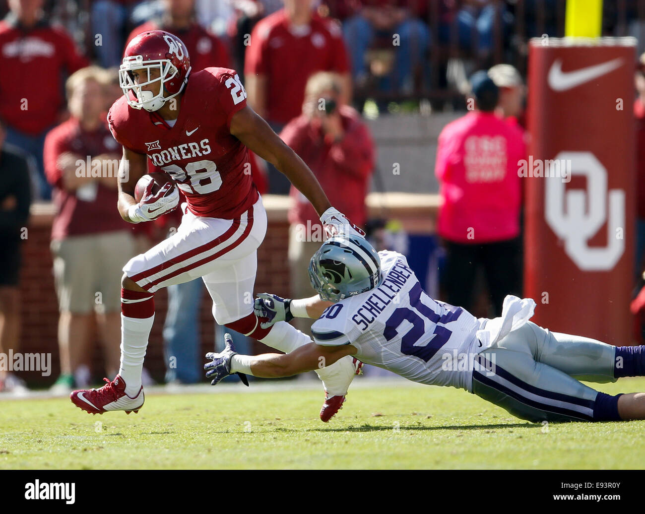 Norman, OK, US. 18th Oct, 2014. Oklahoma Sooners running back Alex Ross ...