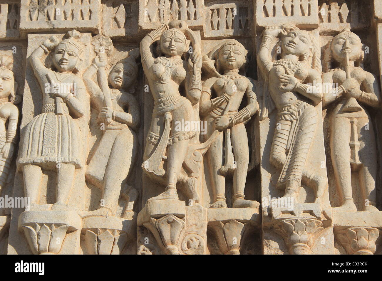 Sculpture Poses High Resolution Stock Photography and Images - Alamy
