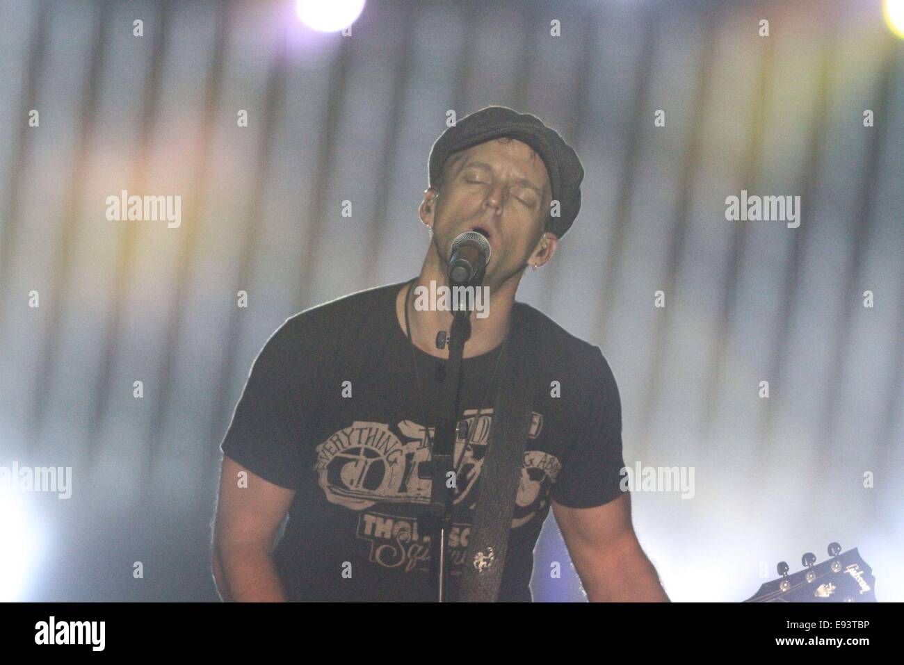 Thompson Square performing live on stage at Country Thunder Featuring ...