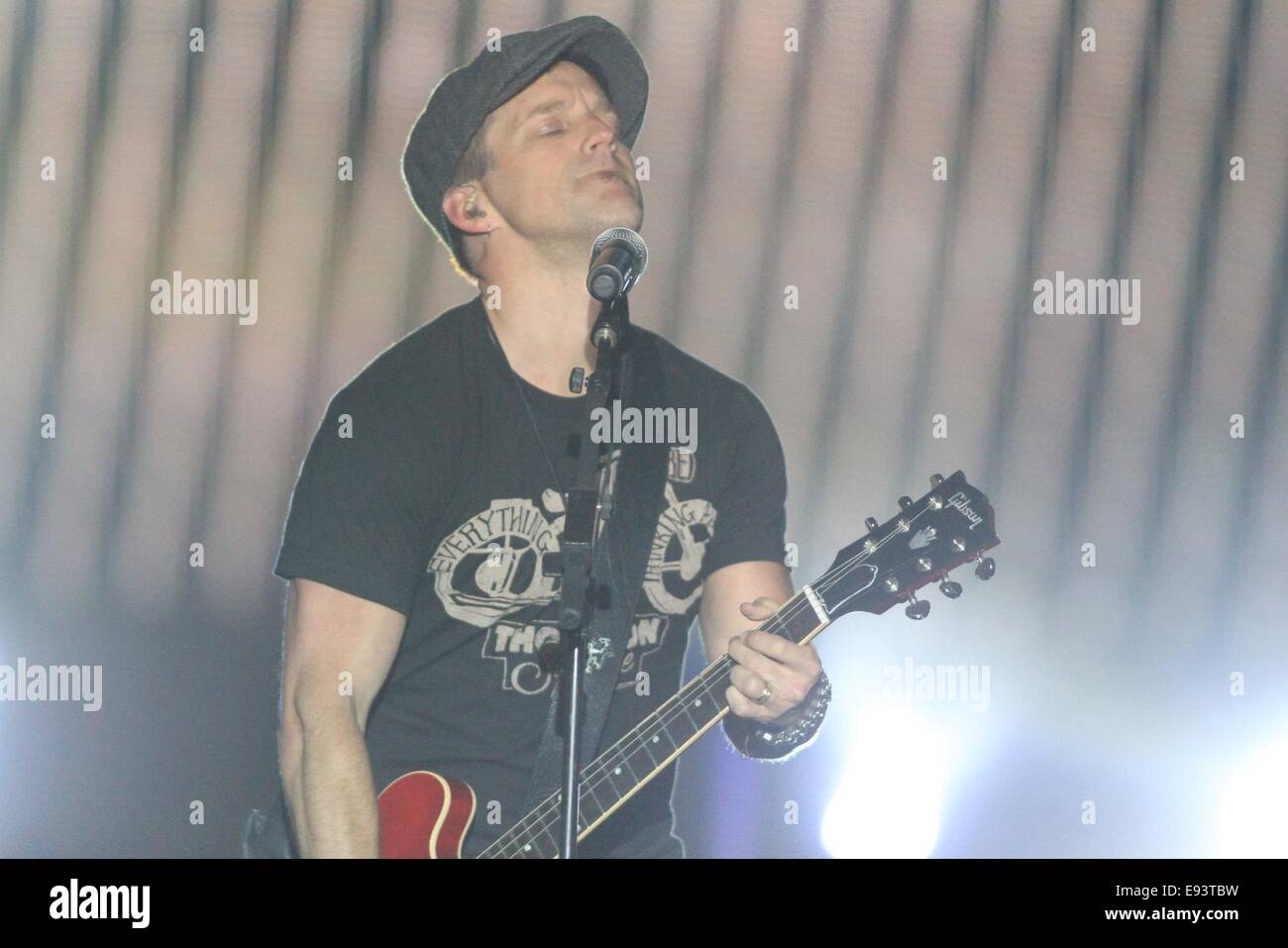 Thompson Square performing live on stage at Country Thunder Featuring ...