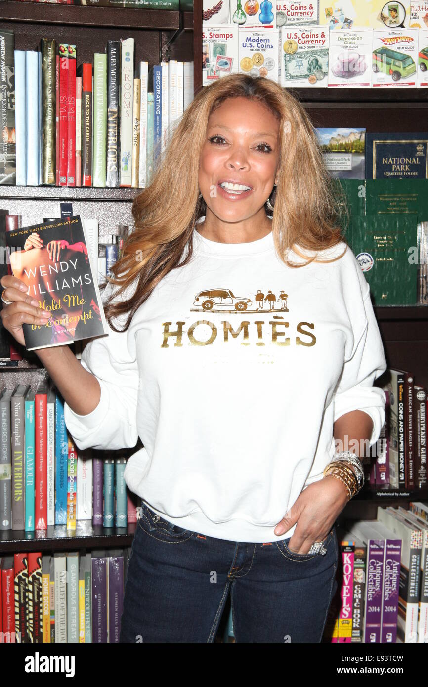 Wendy Williams at Barnes & Noble promoting her new novel 'Hold Me in ...
