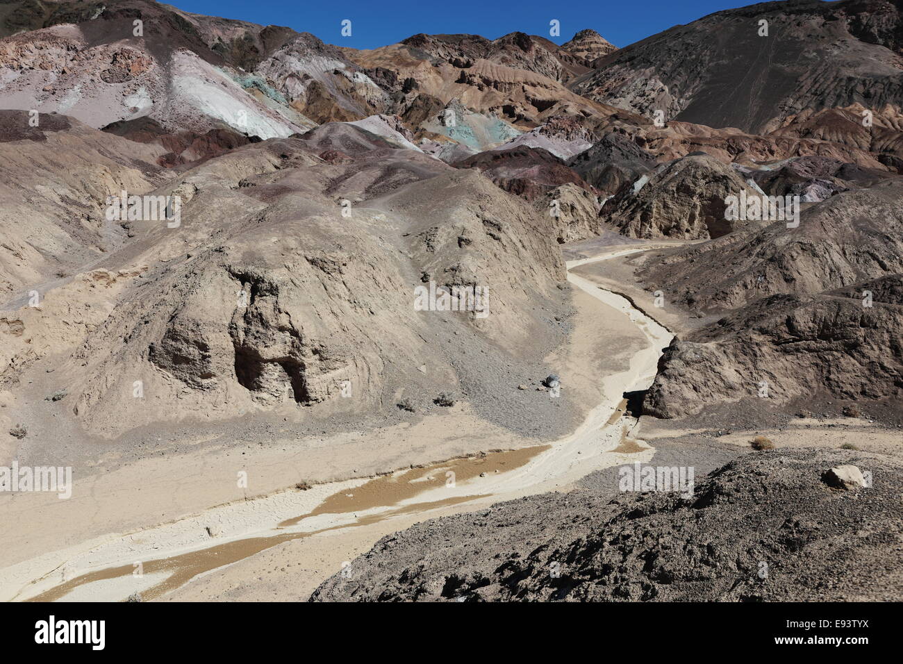 Palette bed hi-res stock photography and images - Alamy