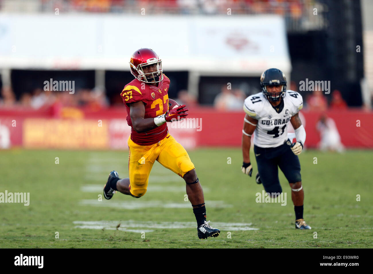 Los Angeles, California, US. 18th Oct, 2014. USC Trojans running back ...
