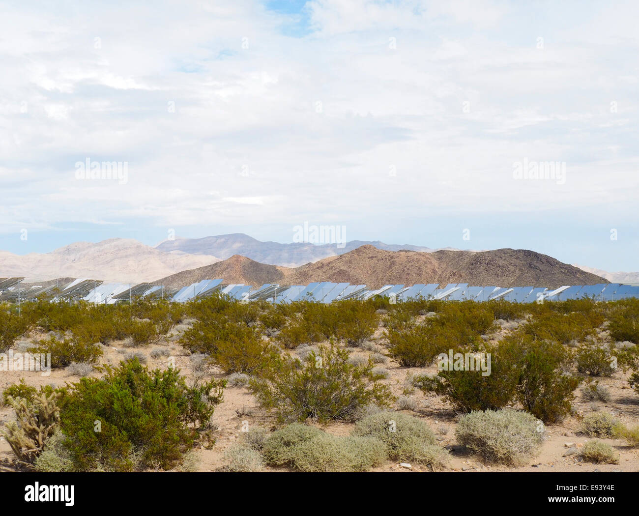 Ivanpah Solar Electric Generating System Stock Photo - Alamy
