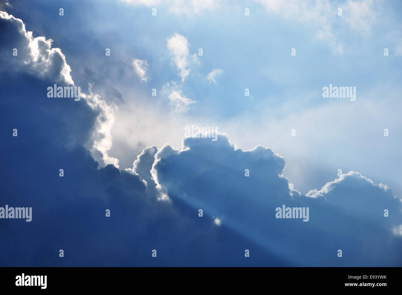 Cloud and light hi-res stock photography and images - Alamy