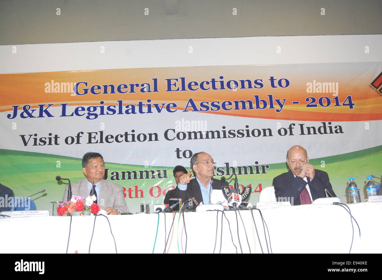 Srinagar, India. 18th oct, 2014. Chief Election Commissioner of India V ...