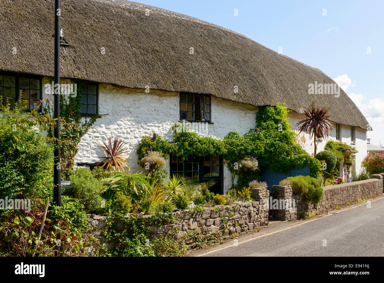 Medieval Cottage High Resolution Stock Photography and Images - Alamy