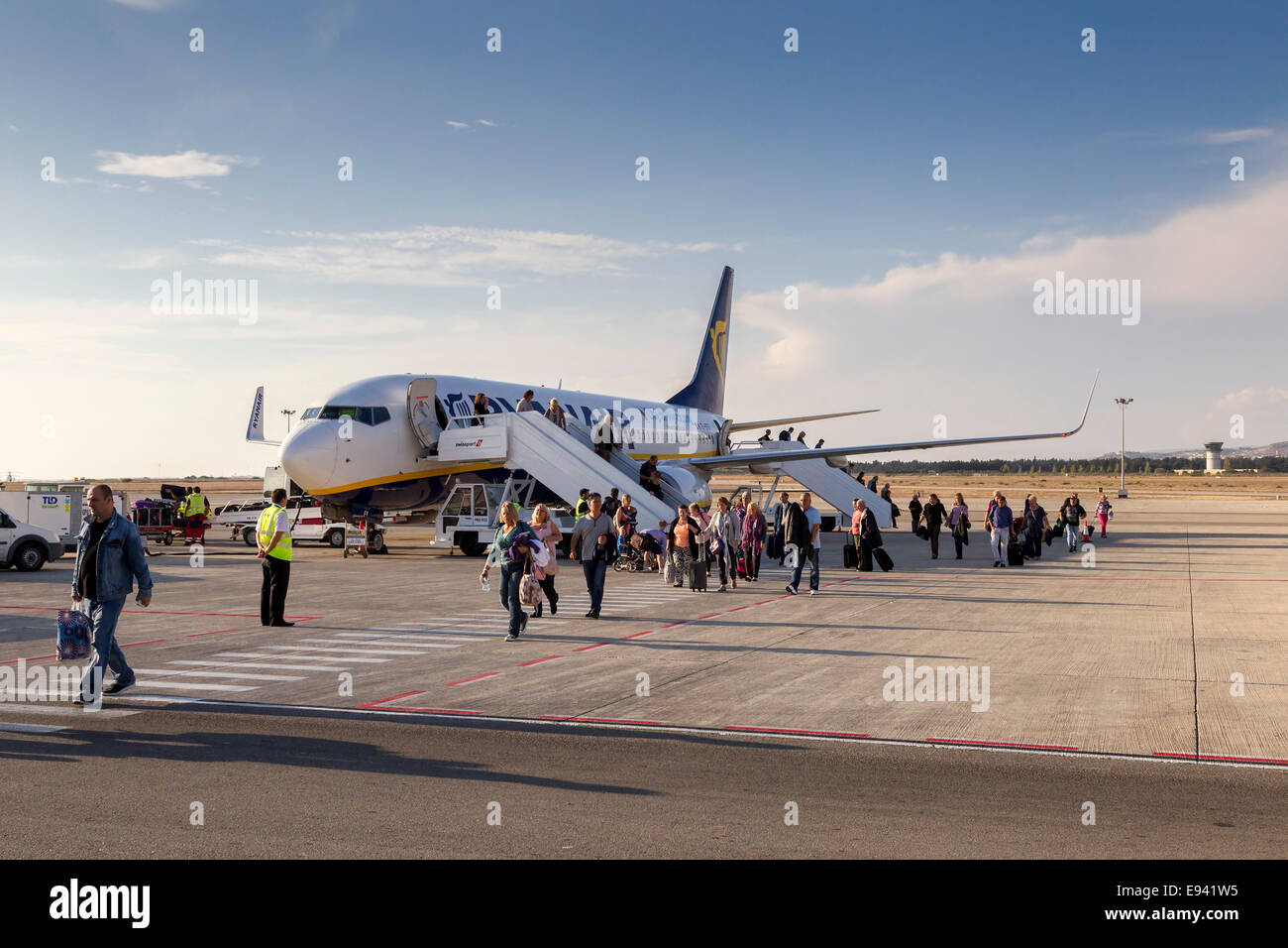 Ryanair Boeing 737-800 disembarking Passengers at Paphos airport Cyprus ...
