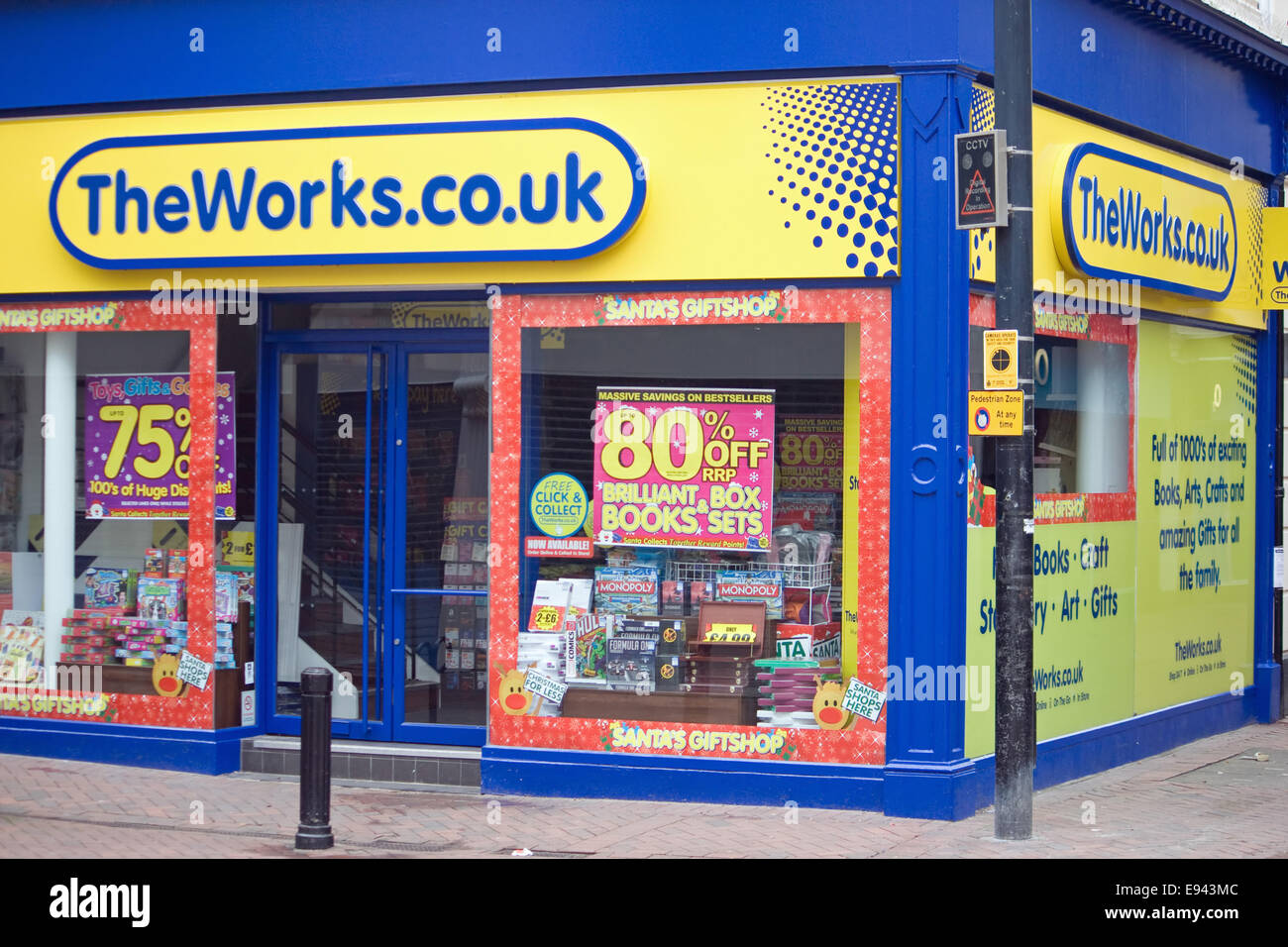 Weymouth street shops hi-res stock photography and images - Alamy