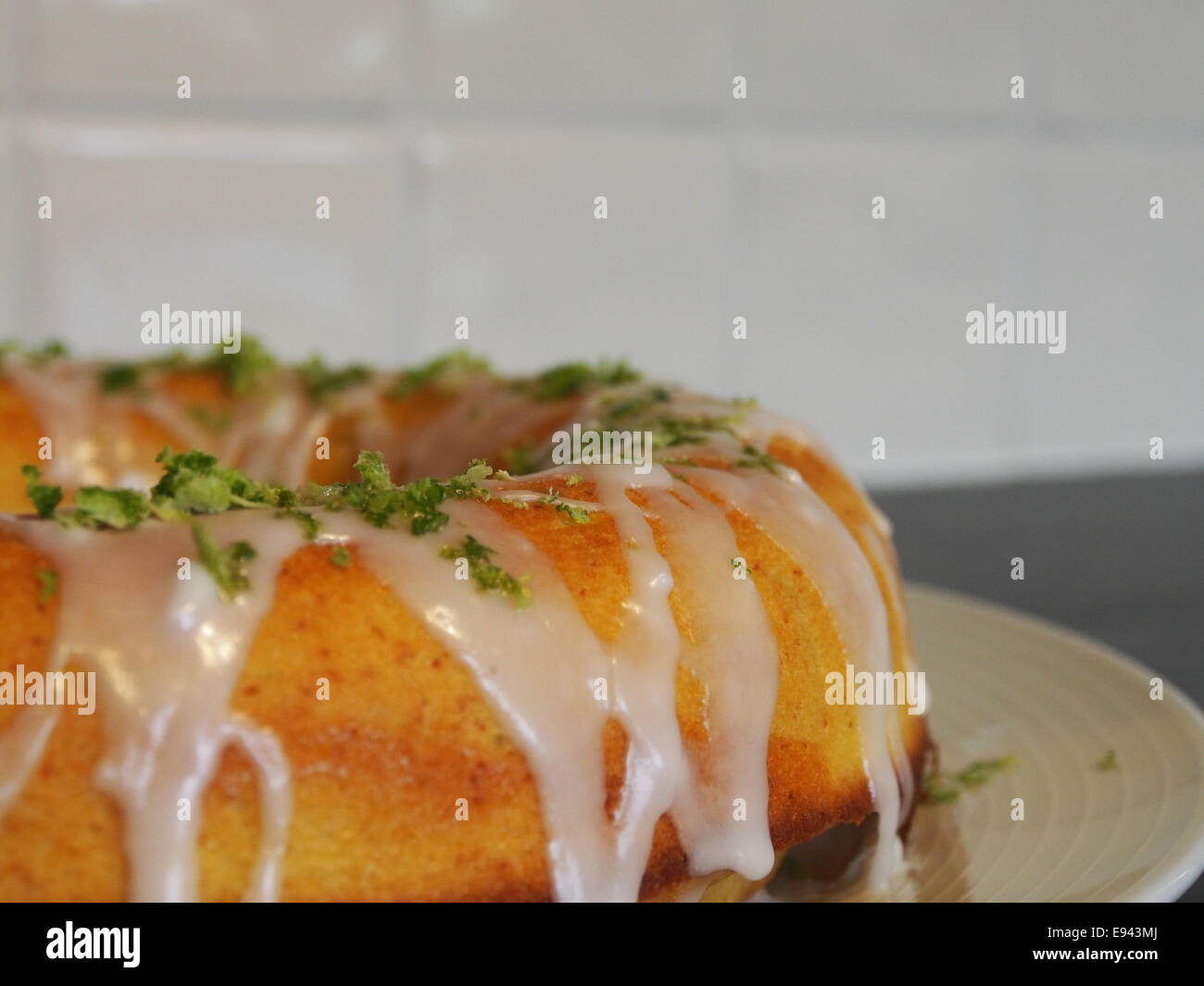 Close up drizzled icing hi-res stock photography and images - Alamy