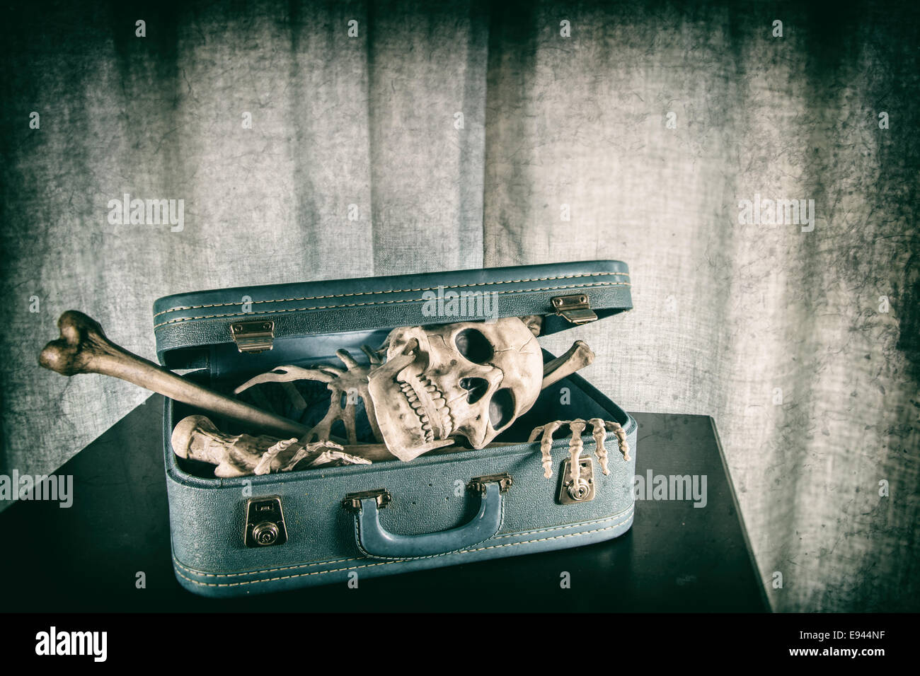 Skeleton in suitcase hi-res stock photography and images - Alamy