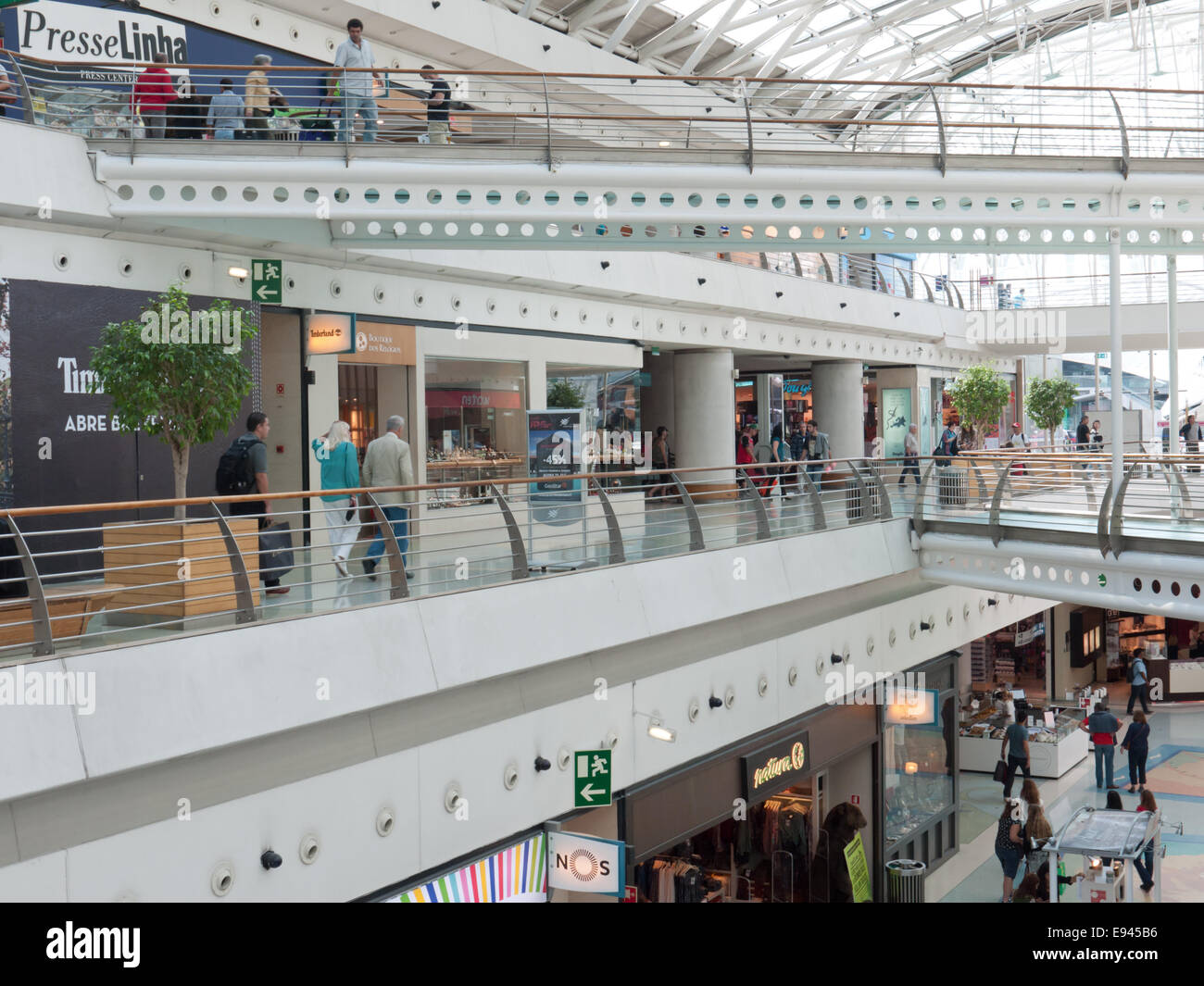 Shopping center centre mall hi-res stock photography and images - Alamy