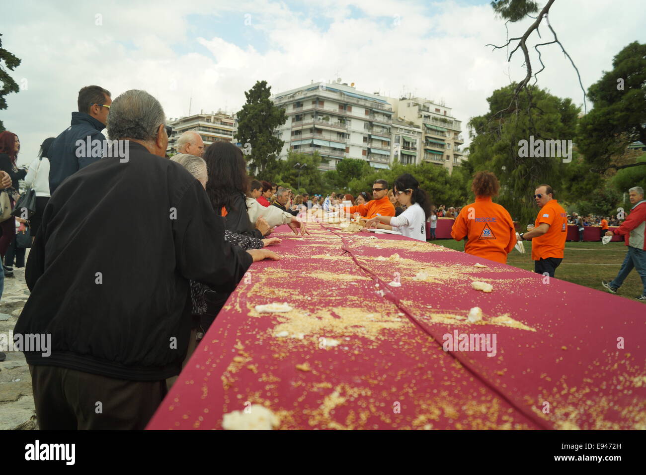 Longest queue hi-res stock photography and images - Alamy