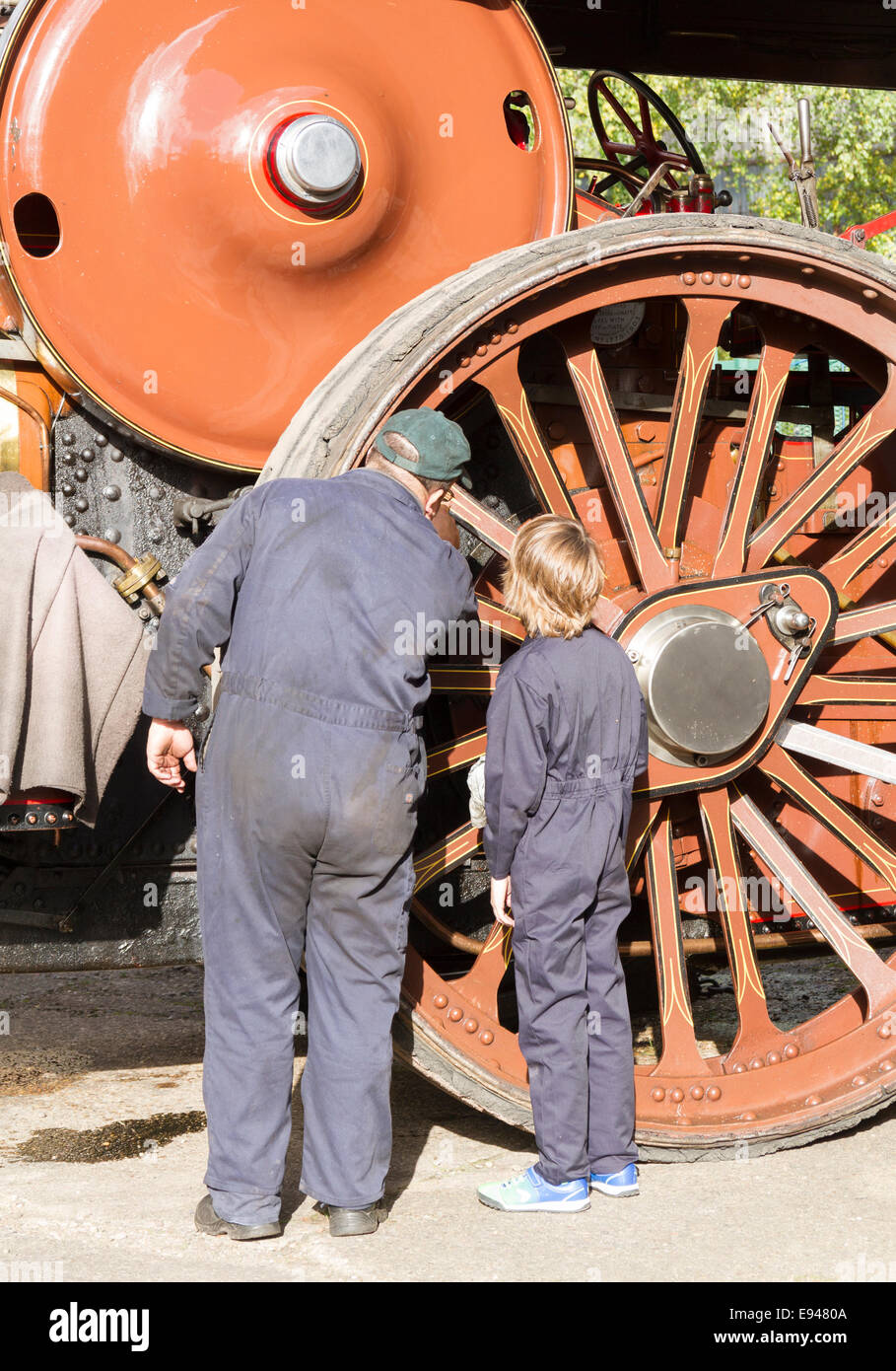 Maintain overalls hi-res stock photography and images - Alamy