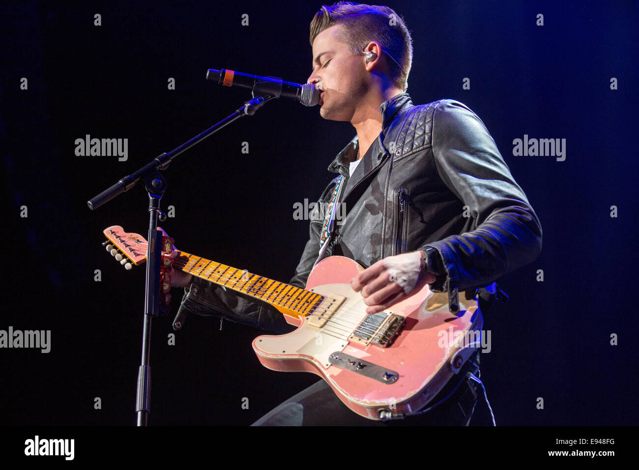 Madison, Wisconsin, USA. 16th Oct, 2014. Country musician CHASE BRYANT ...